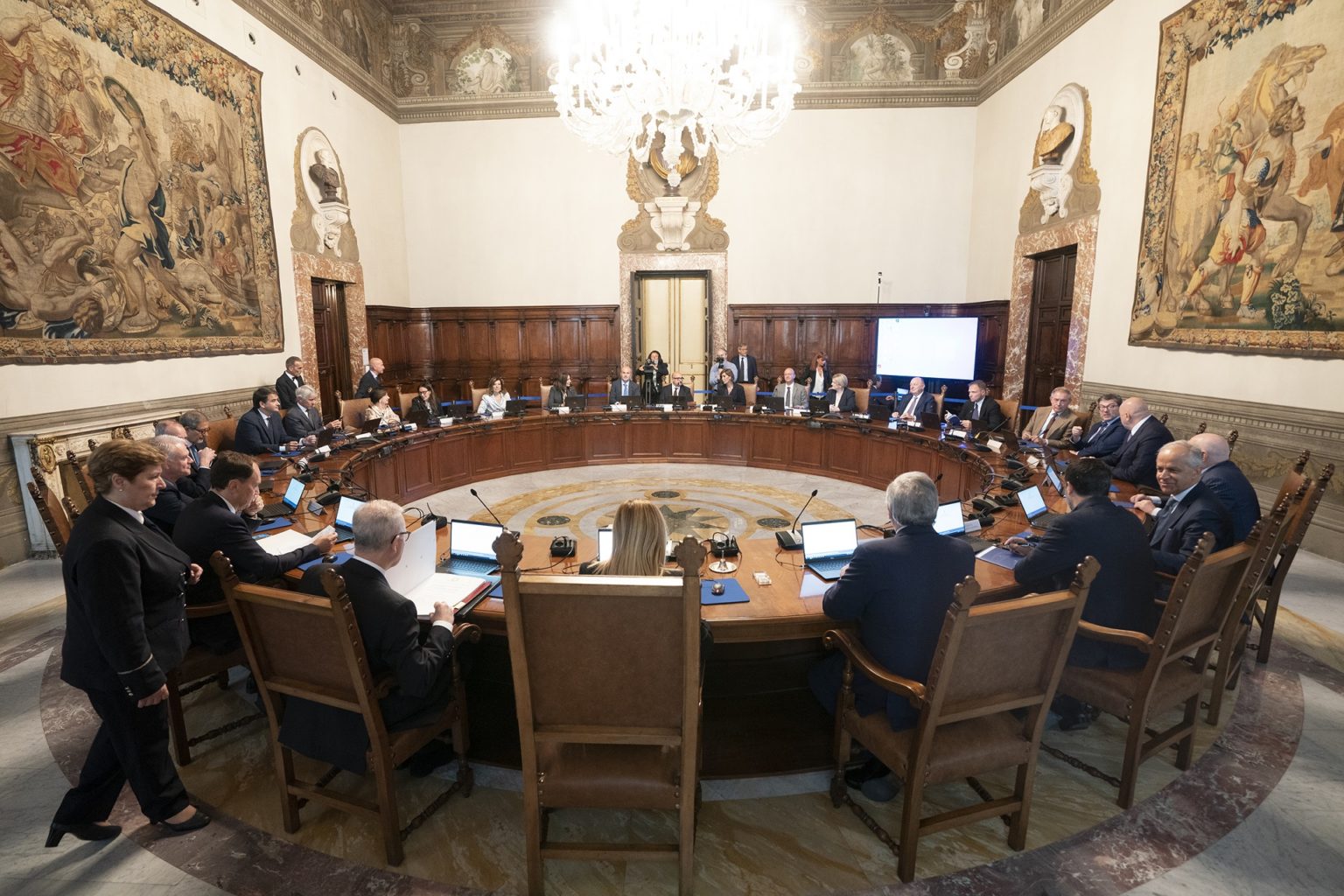 Il Consiglio dei ministri approva il decreto Milleproroghe Il Consiglio dei ministri approva il decreto Milleproroghe